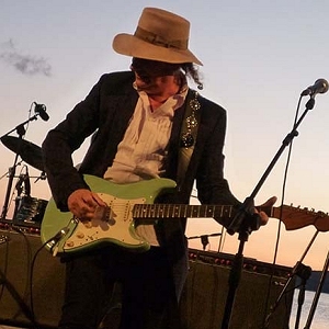 Gary Lucas sort un double album rétrospectif : THE ESSENTIAL - Mazik