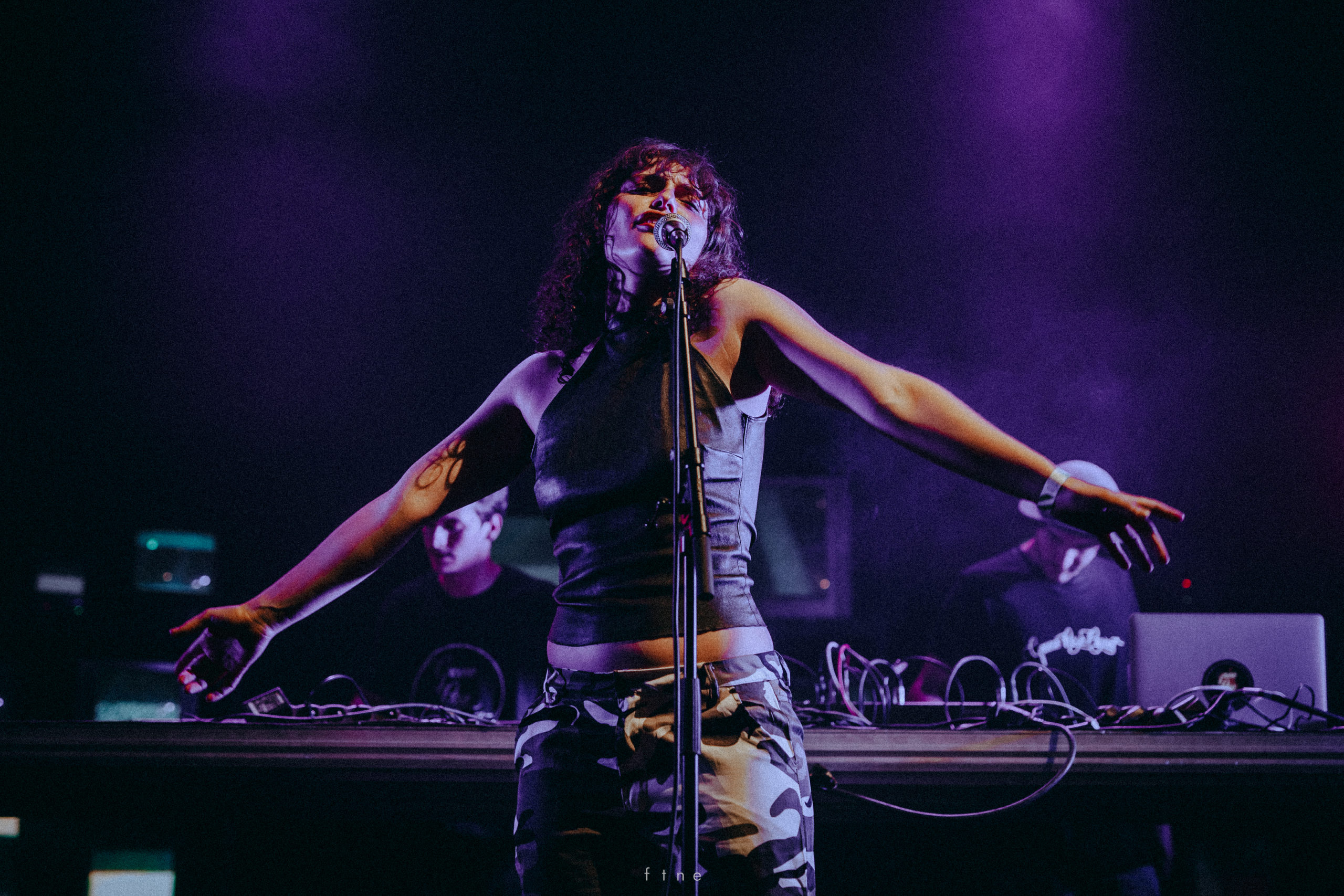 Ava Baya sort les muscles avec le clip de Pandemia