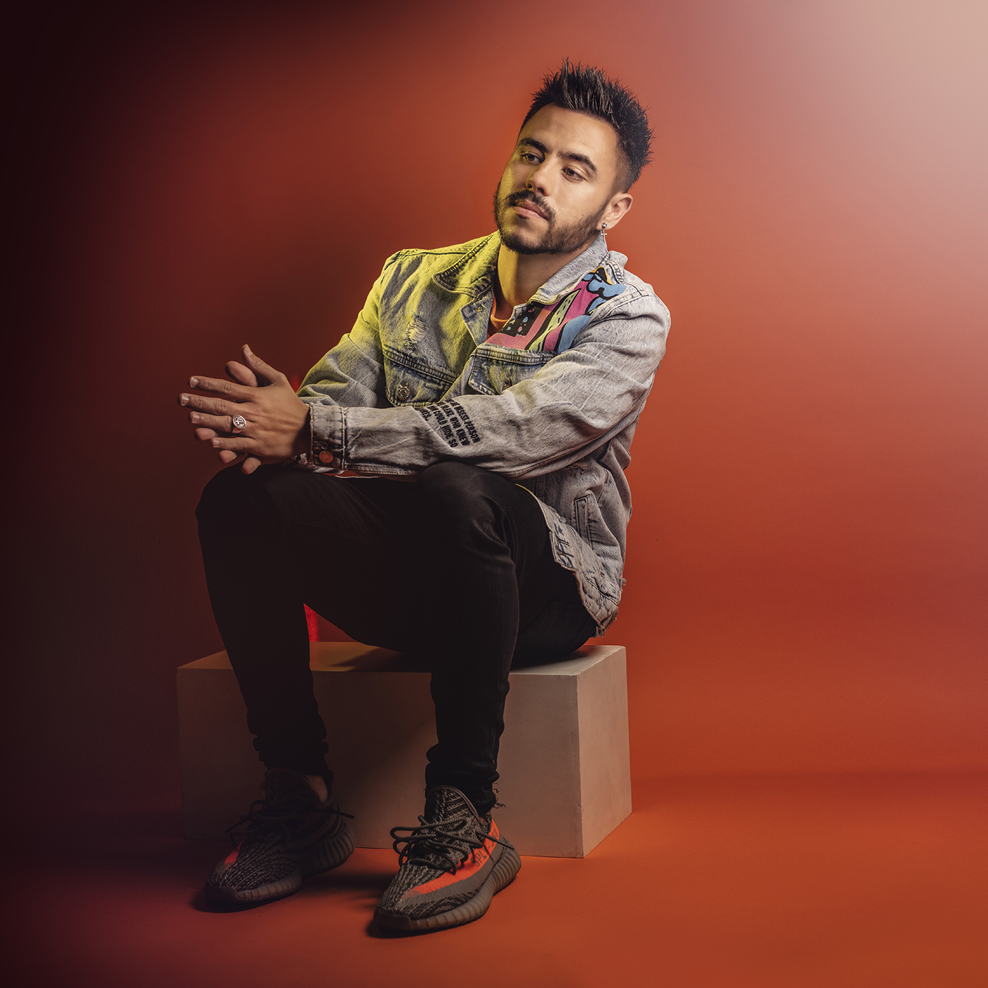 Jovan arrive au sommet avec le clip de Tout en haut - Mazik