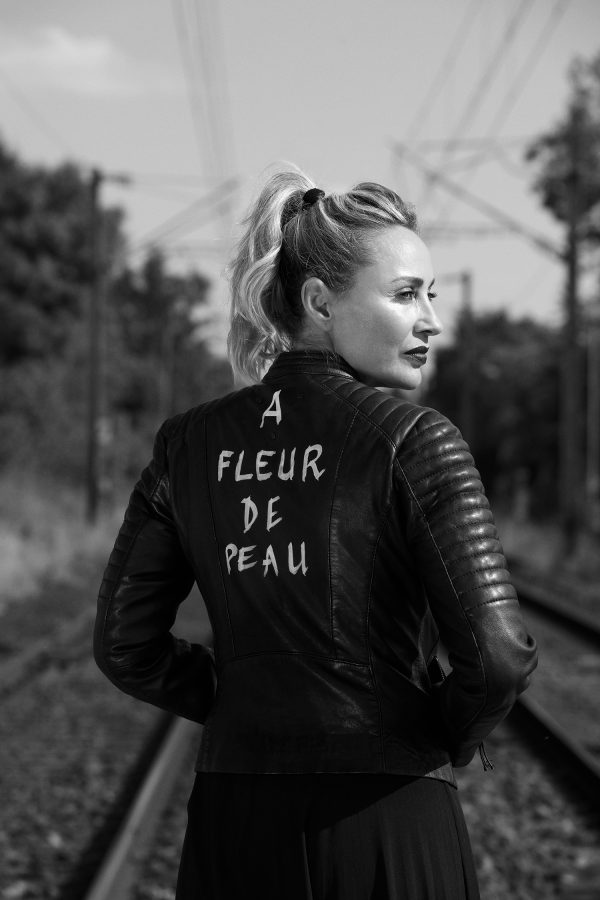 Andrea Ponti chante sa pop à fleur de peau avec le EP Deviens